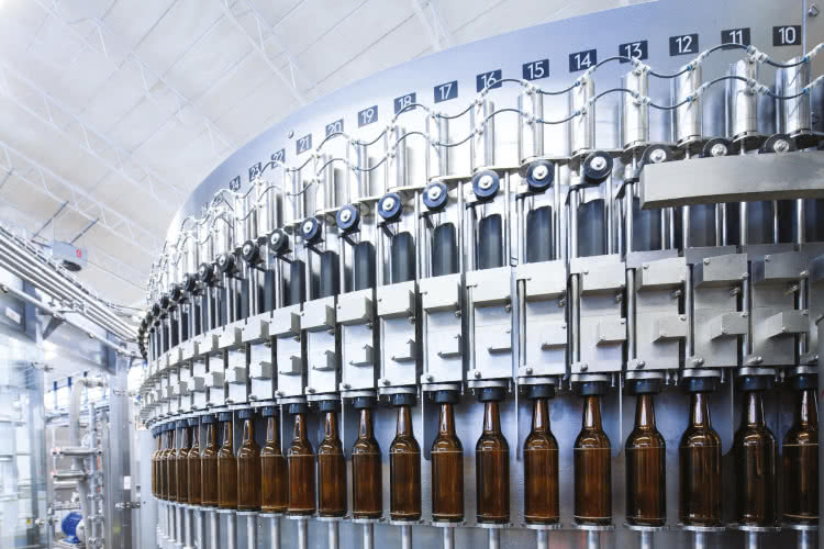 Lider w produkcji maszyn do pakowania, firma KHS, dostarcza klientom ...