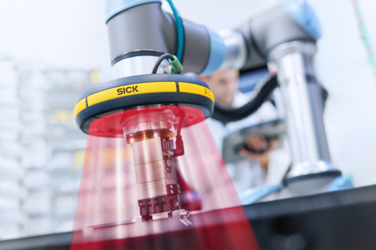 EOAS – nowy standard bezpieczeństwa cobotów od SICK i Universal Robots